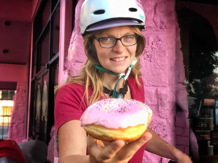 Portland: The Simpsons Bike Tour | GetYourGuide