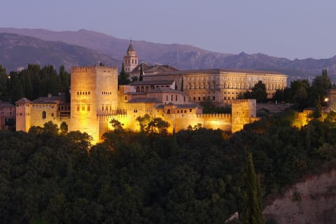 Alhambra, Granada - Reserva de entradas y tours | GetYourGuide