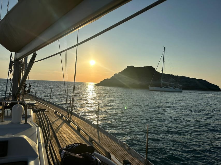 Italian boat - Grand Soleil 43 “Va Pensiero" | GetYourGuide