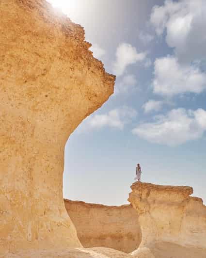 Westkatar-Tour zur Richard-Sierra-Skulptur, Umbrella Rock | GetYourGuide