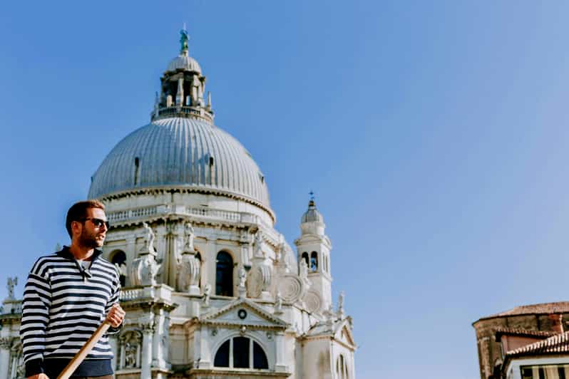Venezianische private Sandolo Tour | GetYourGuide