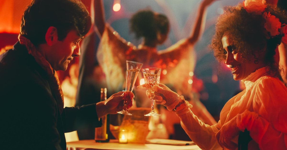 London: CHAT NOIR! Cabaret Experience with 3-Course Meal | GetYourGuide