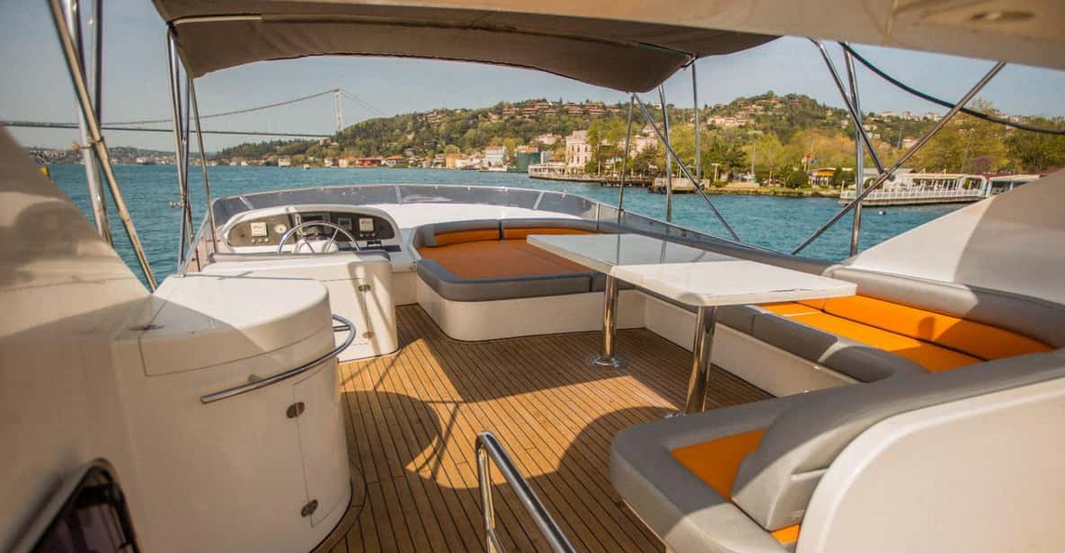 Istanbul: Bosporus Yacht Tour päikeseloojangul ja hommikul | GetYourGuide