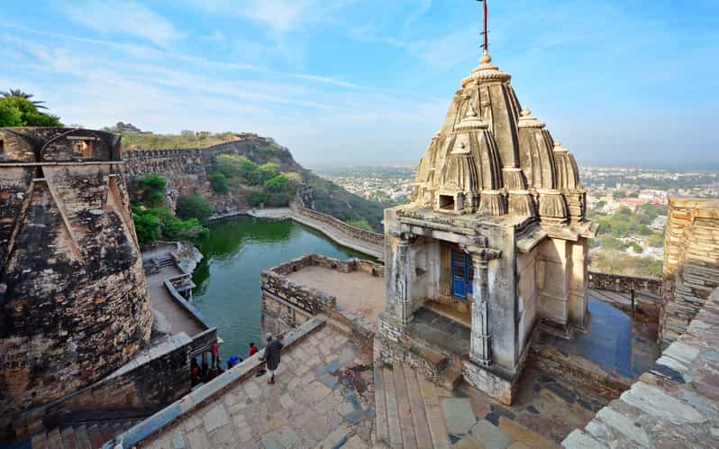 Udaipur: Visita de Chittorgarh en coche - Todo incluido | GetYourGuide