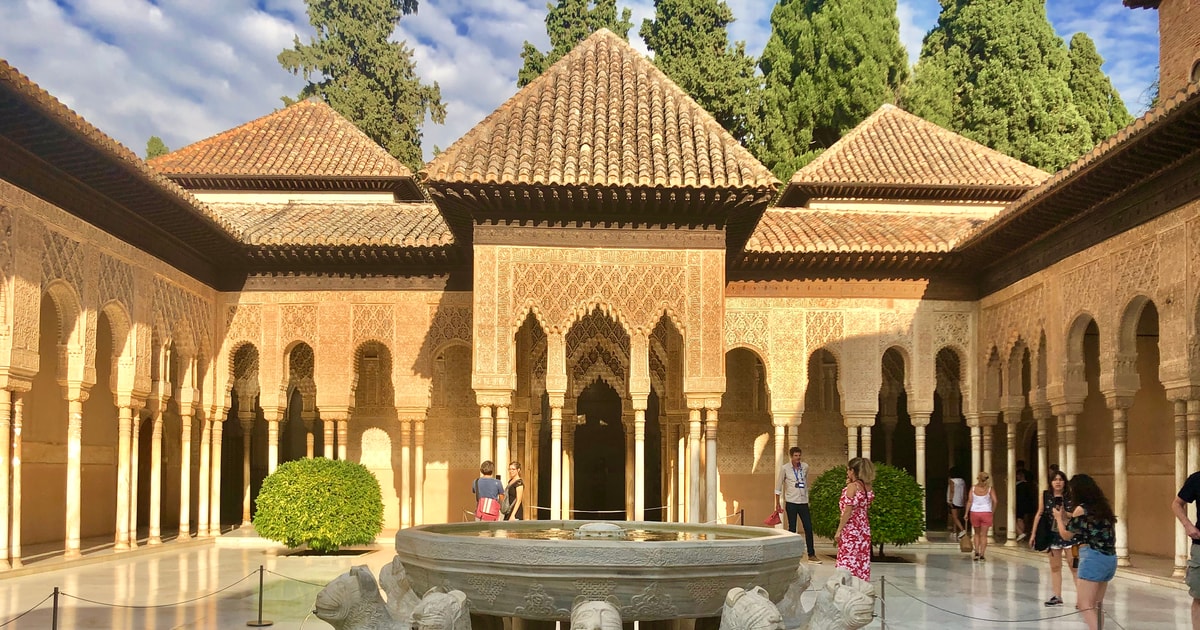 Alhambra: tour guidato con ingresso rapido | GetYourGuide