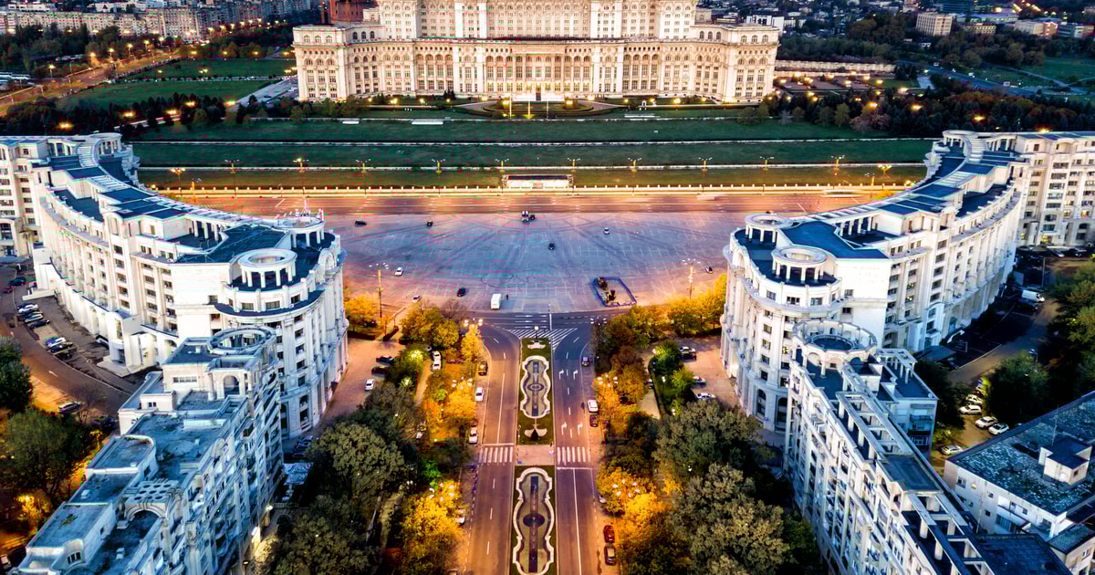 Bukarest: Der Underdog von Europa Abendliche Stadtrundfahrt | GetYourGuide