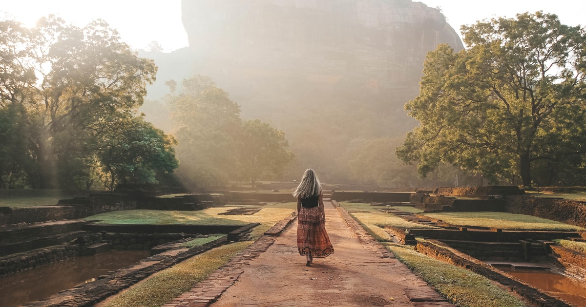 Da Kandy: Escursione di un giorno a Sigiriya e Dambulla | GetYourGuide