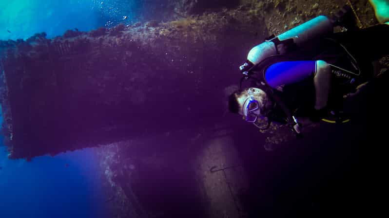 Hurghada területéről: Hurghada: Wreck and Reef Diving Trip | GetYourGuide