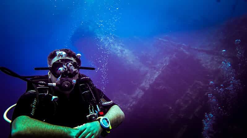 Hurghada területéről: Hurghada: Wreck and Reef Diving Trip | GetYourGuide
