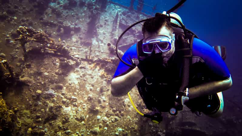 Hurghada területéről: Hurghada: Wreck and Reef Diving Trip | GetYourGuide