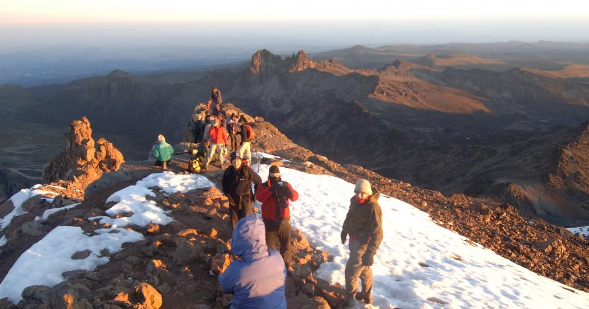 Mont Kenya : Randonnée de 5 jours sur la route de Chogoria | GetYourGuide