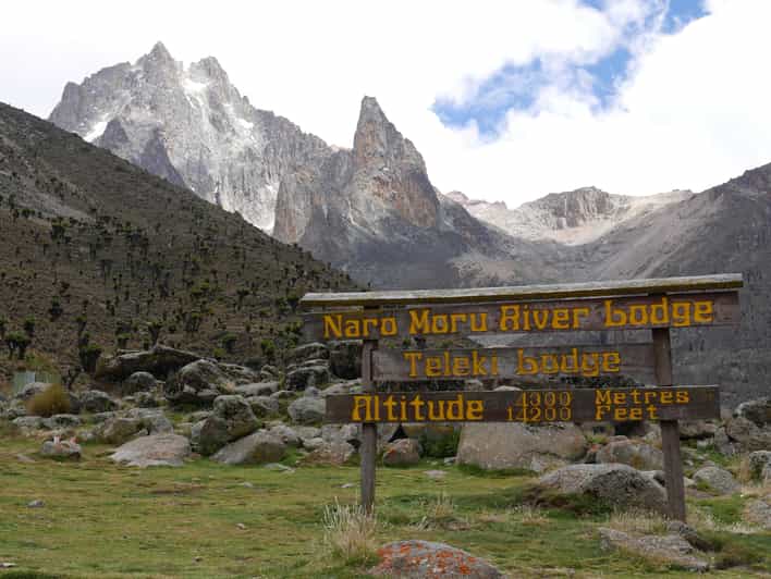 Monte Kenia: caminata de 5 días por la ruta Chogoria | GetYourGuide