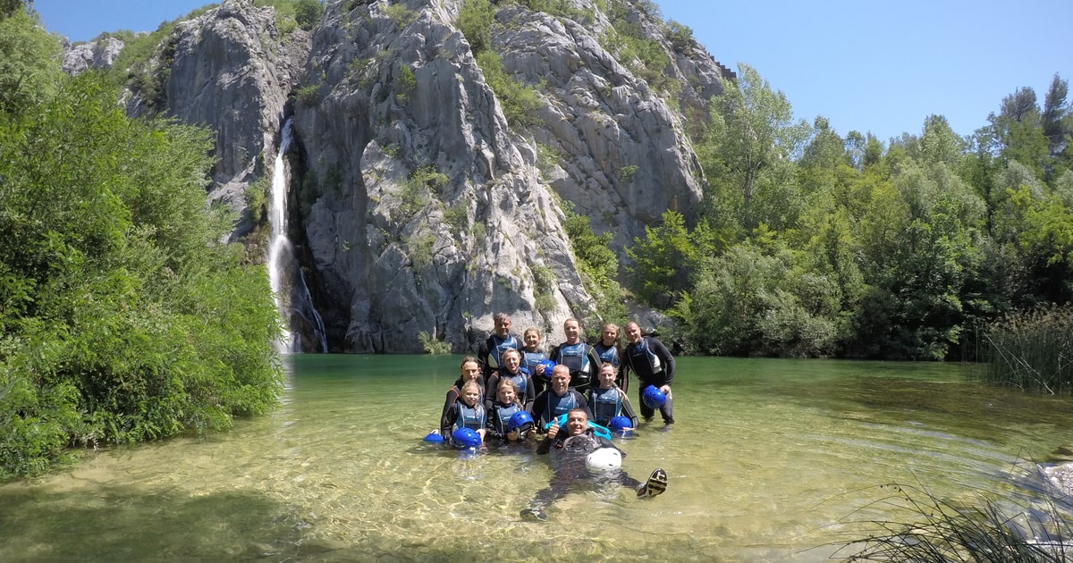 Von Omis: Canyoning auf dem Fluss Cetina / Kostenlose Fotos | GetYourGuide