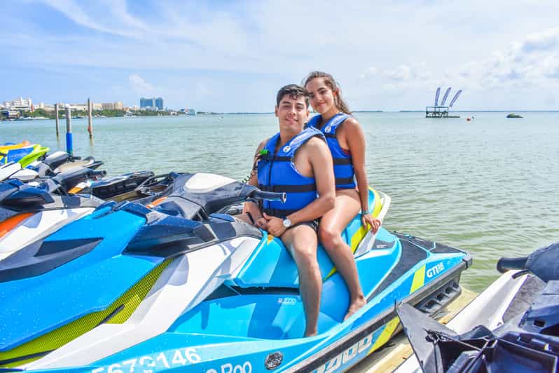 Cancun: WaveRunner-rit | GetYourGuide