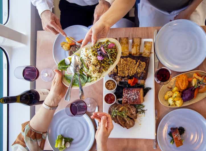 Queenstown: Lunch/Dinner Cruise | GetYourGuide