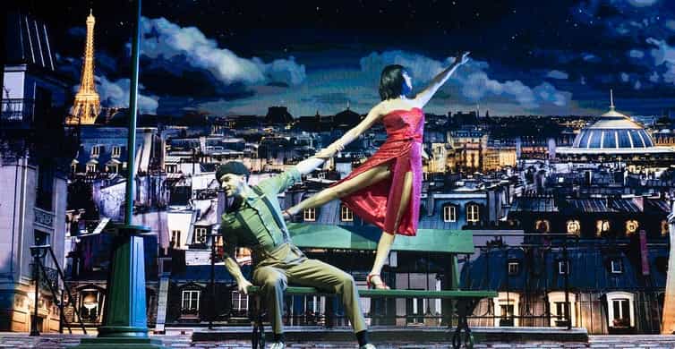 Parijs: Paradis Latin Cabaret Show met champagne-opties | GetYourGuide