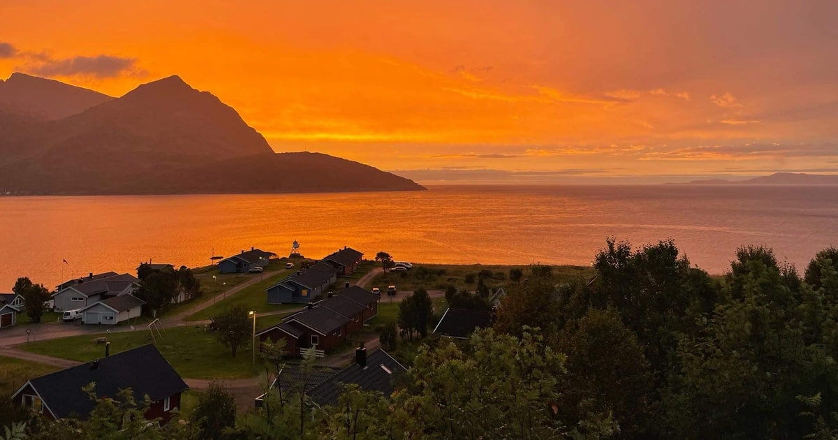 Chassez le soleil de minuit : Croisière nocturne dans les fjords ...