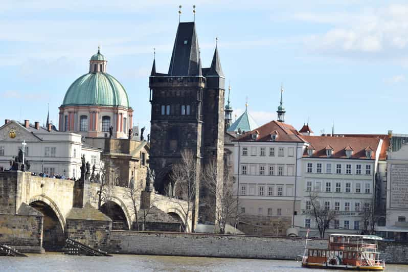 Prag: Hop-On Hop-Off Otobüs Turu ve Nehir Gezisi | GetYourGuide