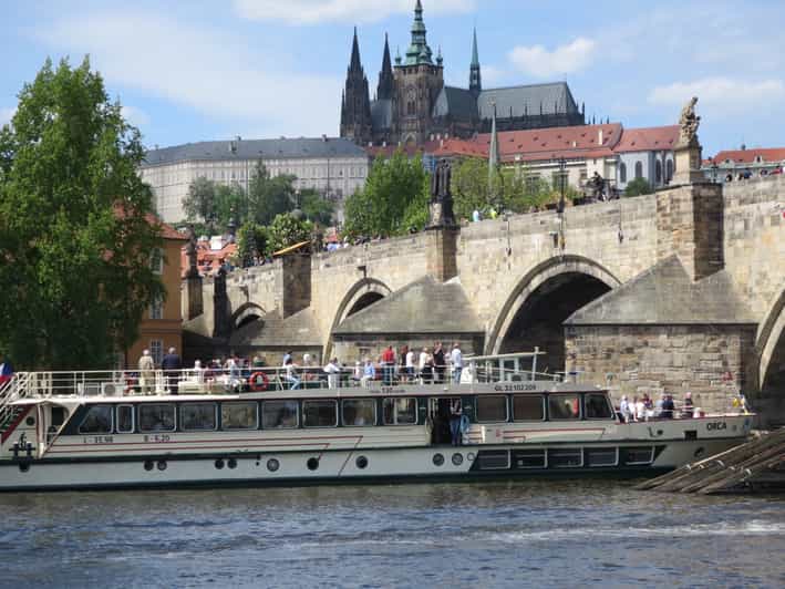 Prag: Hop-On Hop-Off Otobüs Turu ve Nehir Gezisi | GetYourGuide