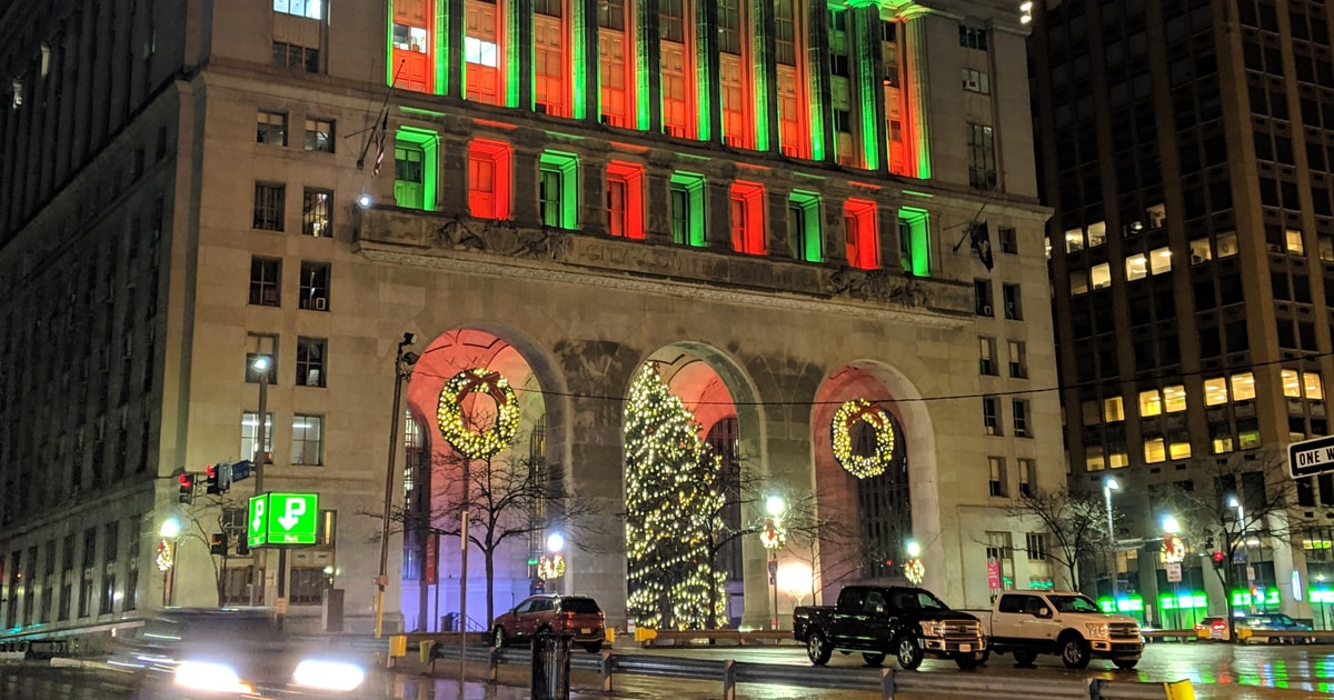Pittsburgh: Downtown Holiday Lights Walking Tour | GetYourGuide