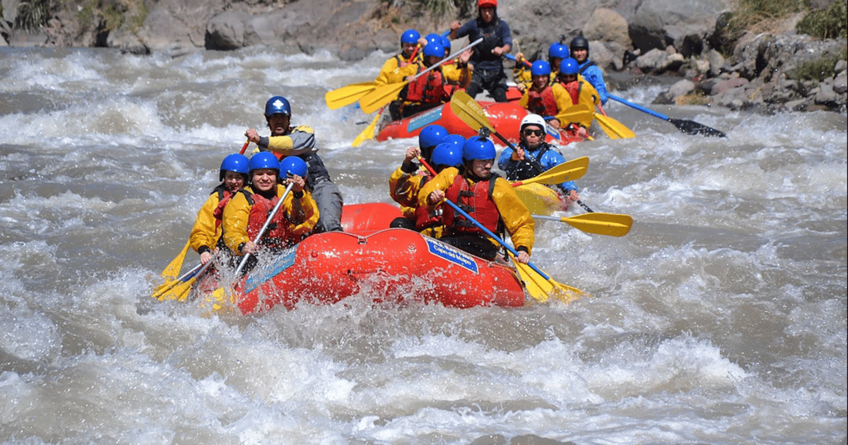 Ab Santiago: Rafting-Tour durch die Schlucht Cajon del Maipo | GetYourGuide