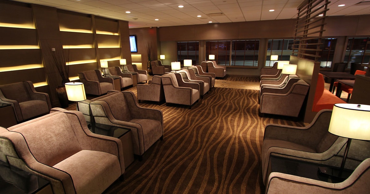 Międzynarodowy port lotniczy Edmonton (YEG): wstęp do poczekalni ...