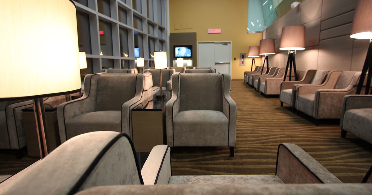 Edmonton International Airport (YEG): Premium Lounge Entry | GetYourGuide