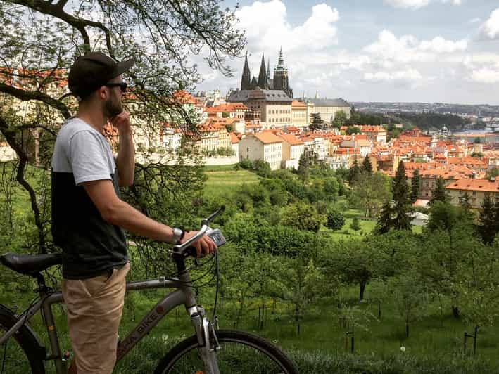Prag: Atemberaubende Aussichtspunkte, Burg, Stadt & Park Fahrradtour ...