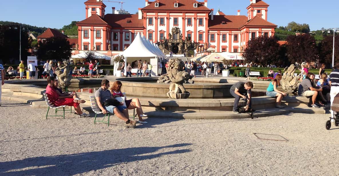 Praga: Paseo en Bicicleta por el Río y el Parque hasta el Castillo de ...