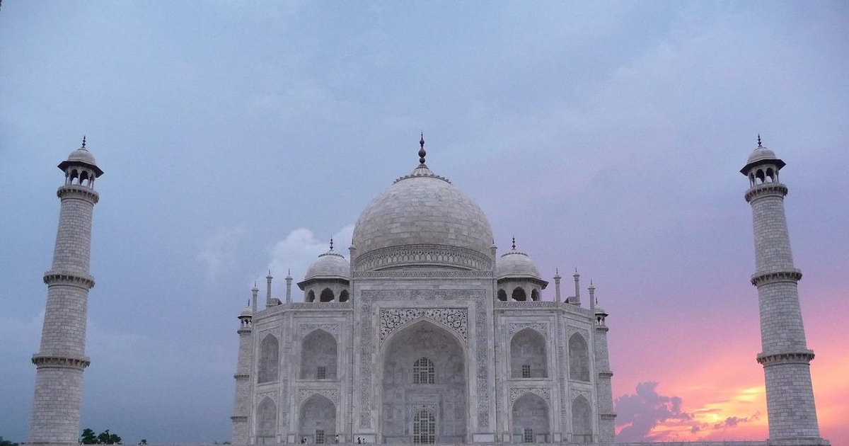 De Delhi: excursão ao pôr do sol no mesmo dia no Taj Mahal em trem ...