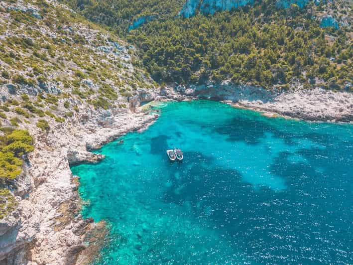 Desde Split: Cueva Azul, Stiniva, Laguna Azul, Hvar y más | GetYourGuide