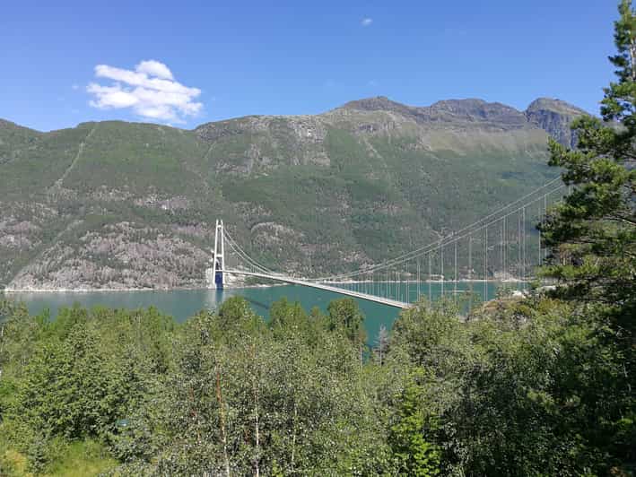 Bergen: Hardangerfjord, Telecabina de Voss y 3 Grandes Cascadas | GetYourGuide