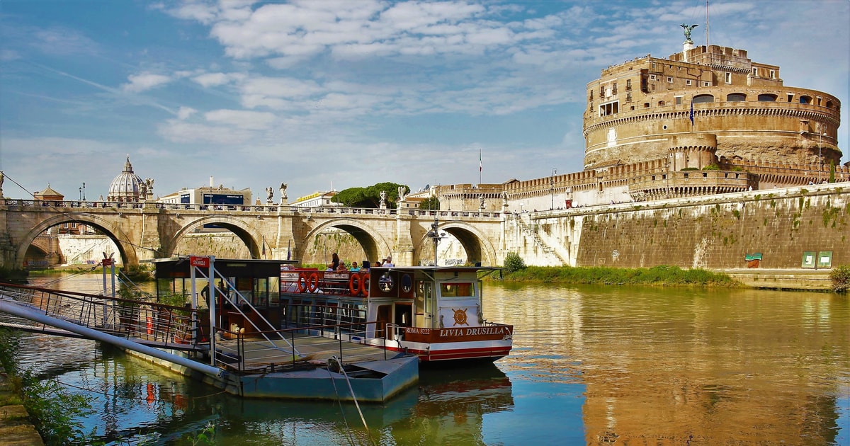 Depuis Rome : croisière en soirée avec vin et collations sur le Tibre ...