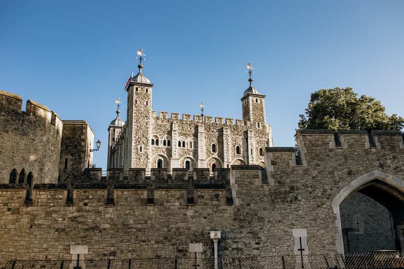 Tower of London: Early Access Tour with Opening Ceremony | GetYourGuide