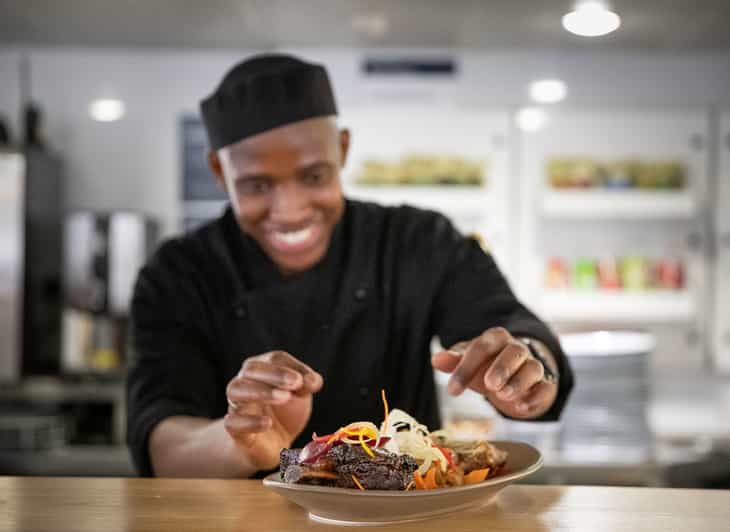 Queenstown: Lunch/Dinner Cruise | GetYourGuide