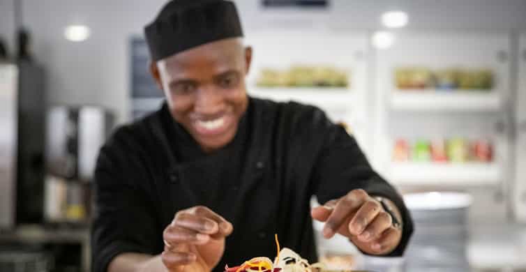 Queenstown: Lunch/Dinner Cruise | GetYourGuide