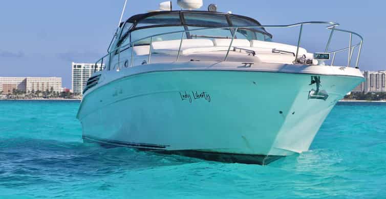 Kryssa genom paradiset i en lyxyacht i Cancún | GetYourGuide
