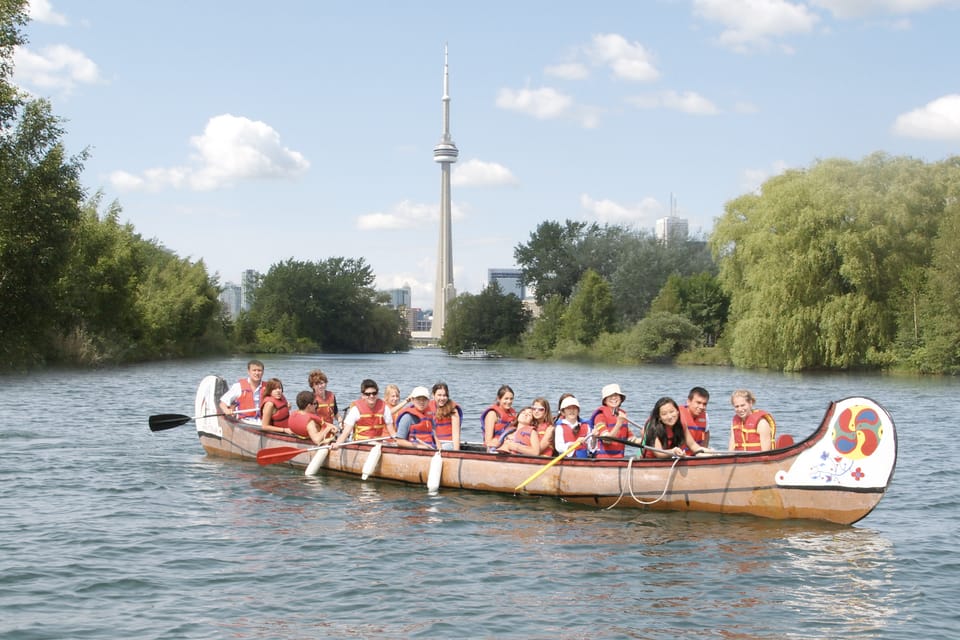 Toronto Islands: Voyageur Canoe Tour | GetYourGuide
