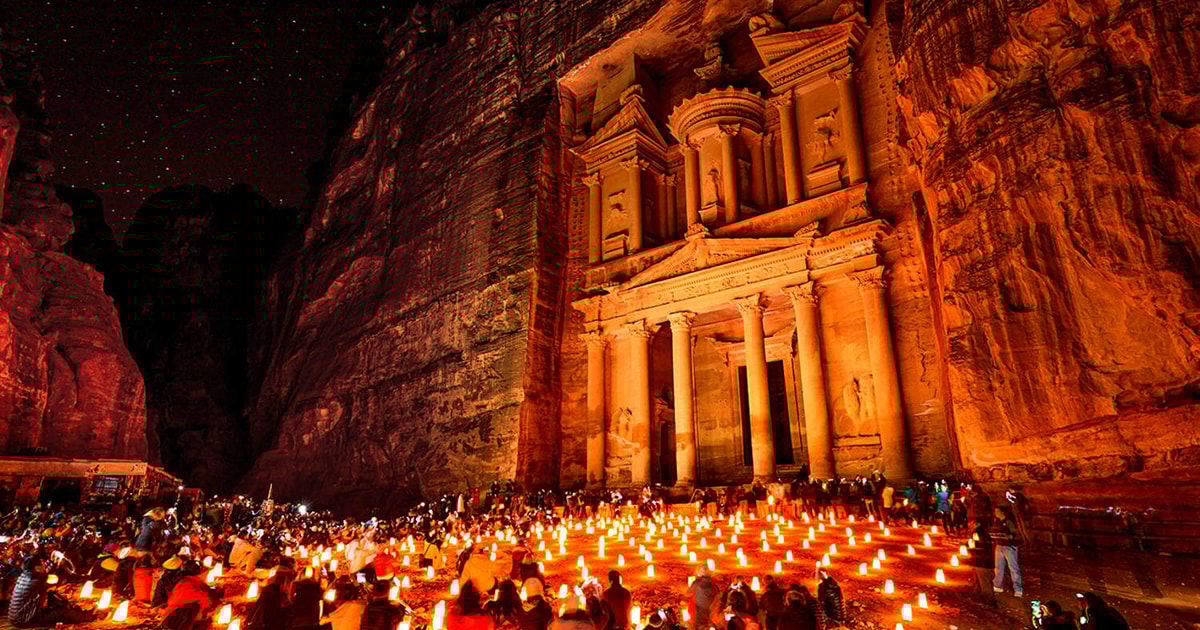 Petra by Night: show met hotelovername | GetYourGuide