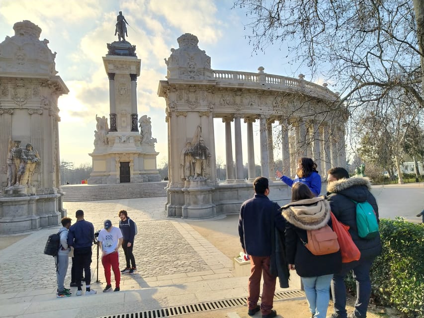 Madrid: Visita guiada a pie por la Azotea de la Cibeles y el Parque del ...