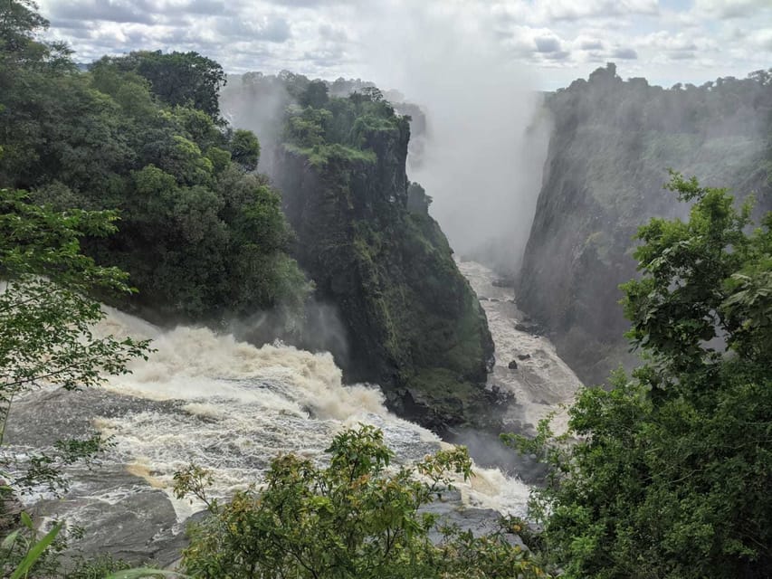 Victoria Falls Town: Victoria Falls Guided Sunrise Tour | GetYourGuide