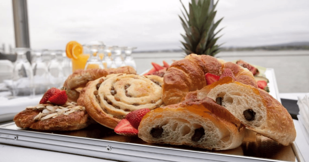 Quebec City: Gourmet 3-Course Brunch Cruise with VIP Option | GetYourGuide