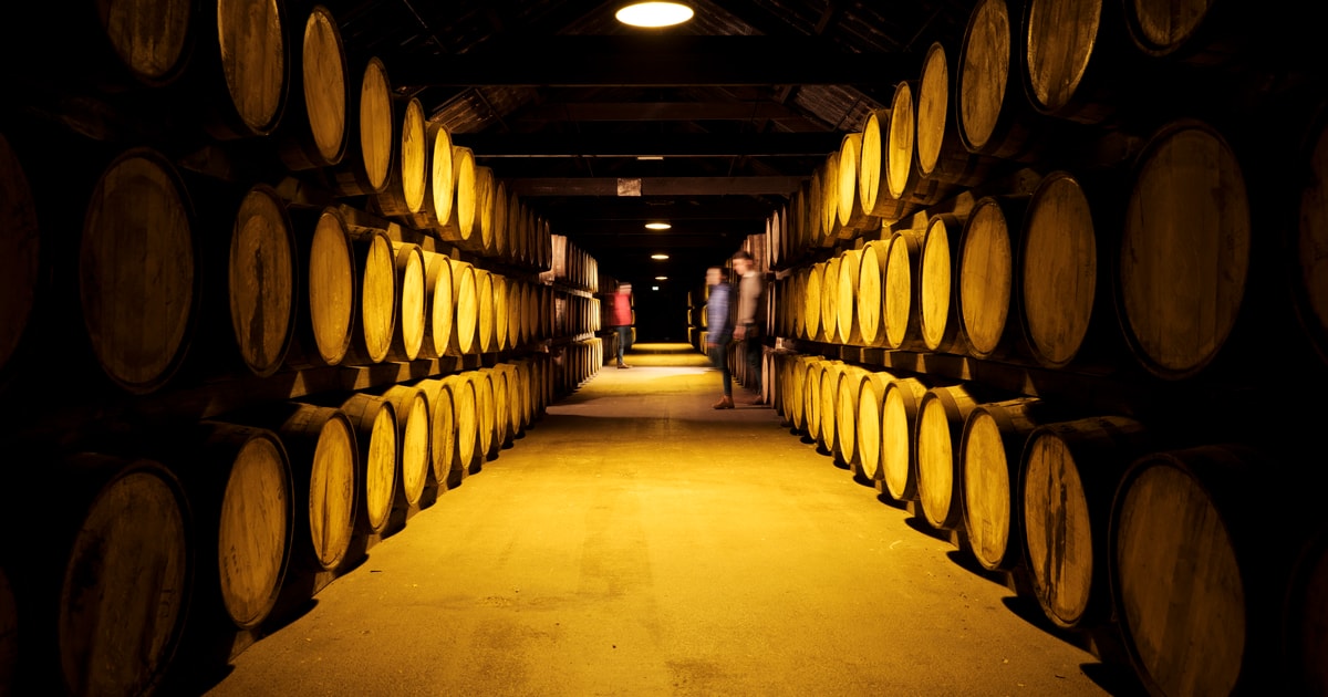 Cork: Midleton Distillery Behind the Scenes Tour & Tasting | GetYourGuide