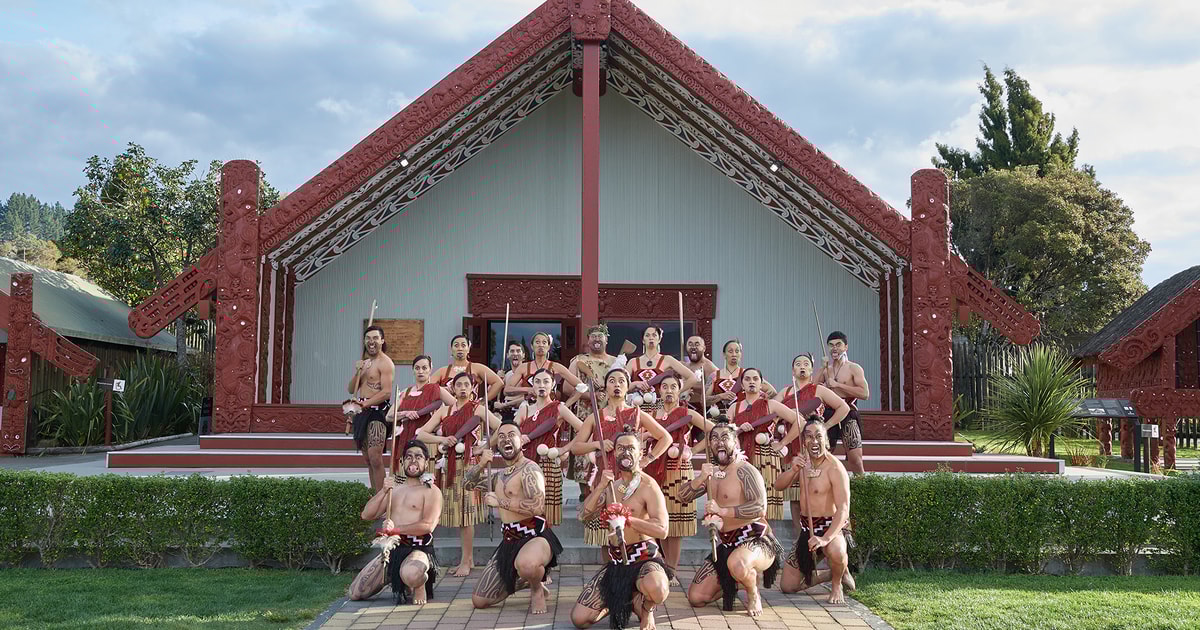 Te Puia: Visita nocturna a Te Pō, Hāngī e experiência cultural ...