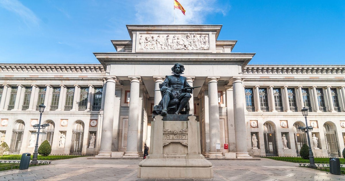 Madrid: 2-Hour City Highlights Guided Walking Tour | GetYourGuide