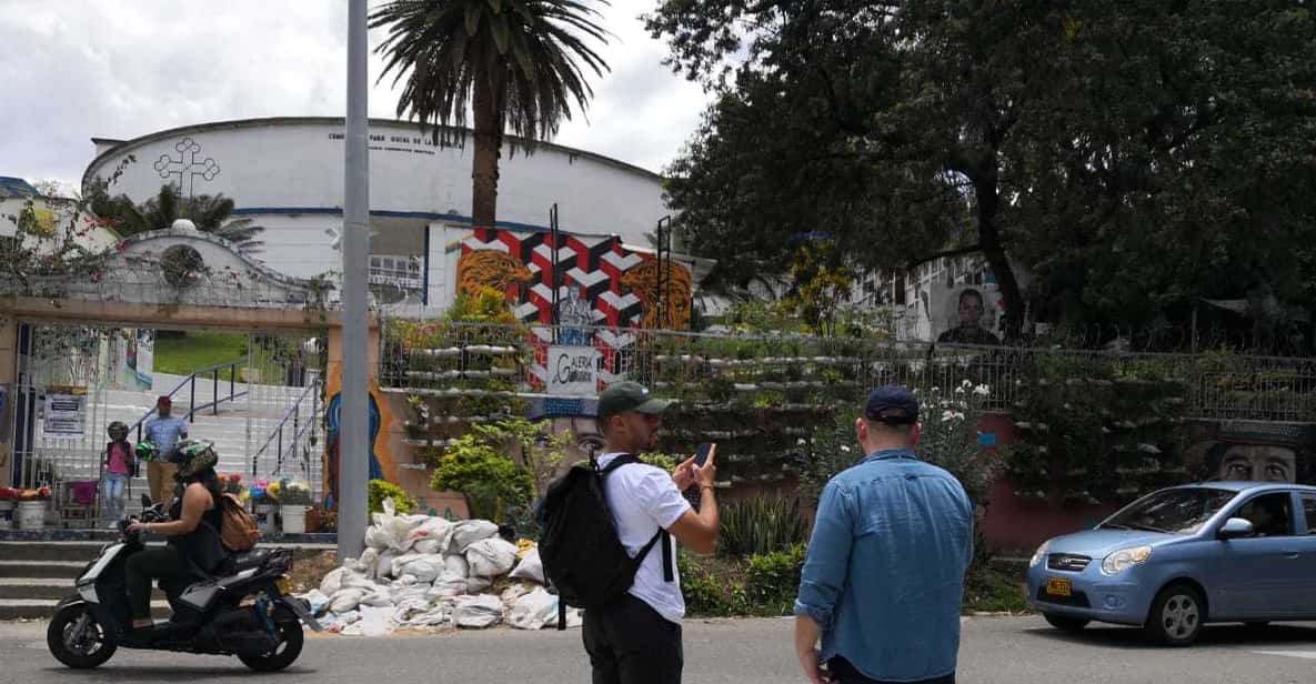 Medellín: Półdniowa wycieczka szlakiem Pablo Escobara i Comuna 13 ...