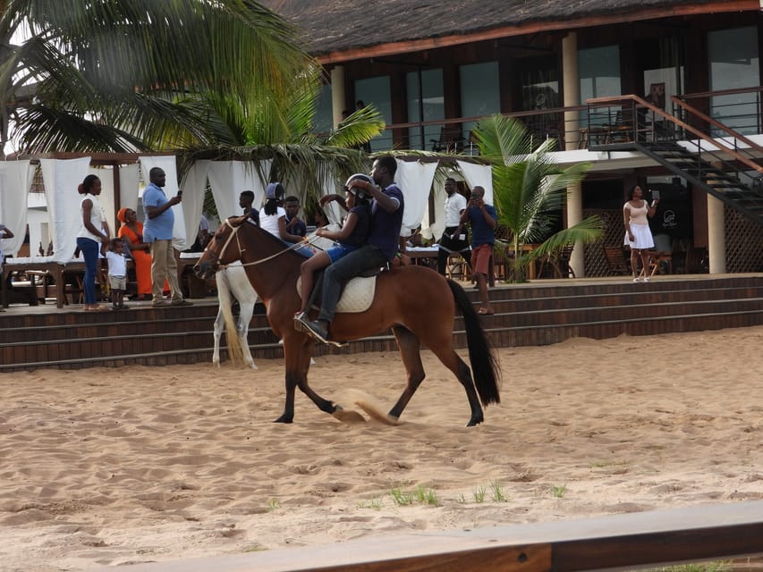 Accra: 2-dagars resa till Aqua Safari Resort och Treasure Island ...