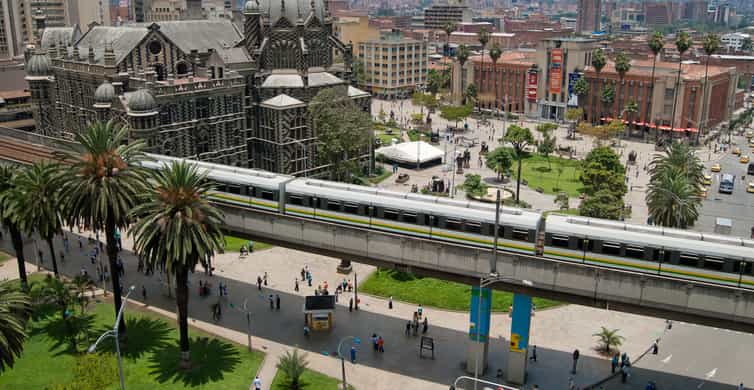 Medellin: Privéwandeling door het centrum en koffieproeverij | GetYourGuide