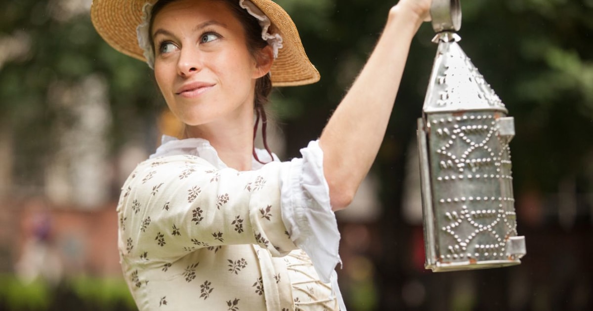 Boston: Freedom Trail Lantern Tour | GetYourGuide