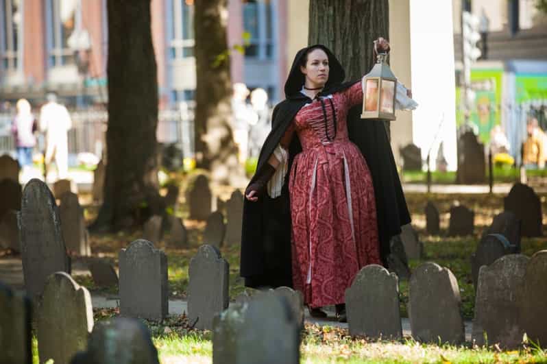 Boston: Freedom Trail Lantern Tour | GetYourGuide